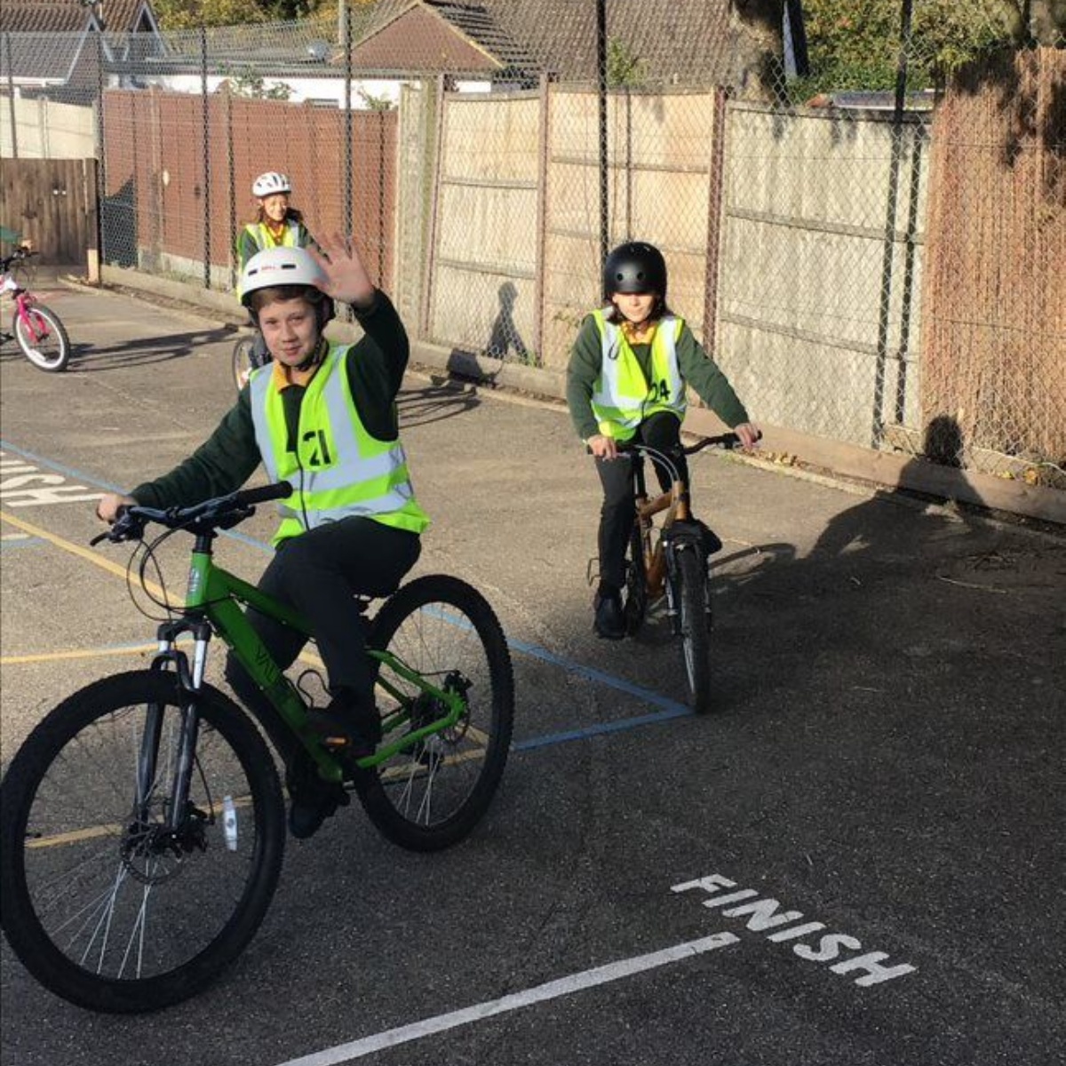 SHAWFIELD PRIMARY SCHOOL - Year 6 Bikeability Level 2